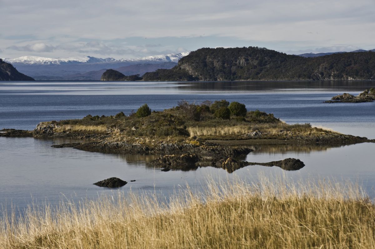 Life at the Ends of the Earth: The History of the Yaghan People